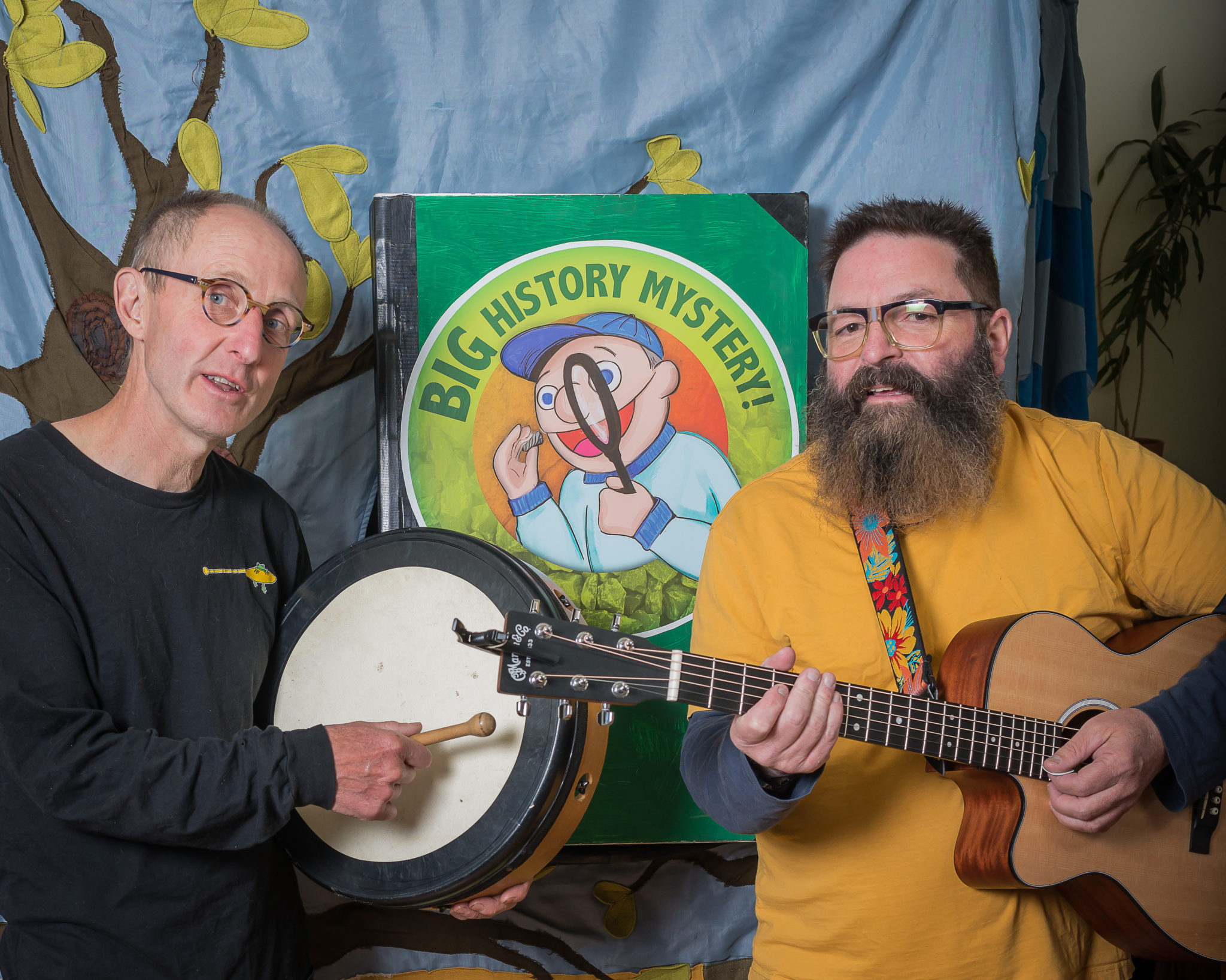 PUPPET SHOWS - Paddling Puppeteers